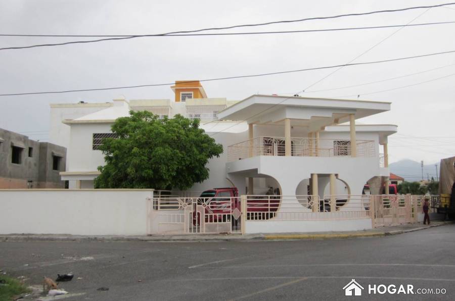 VENDO CASA EN BANI