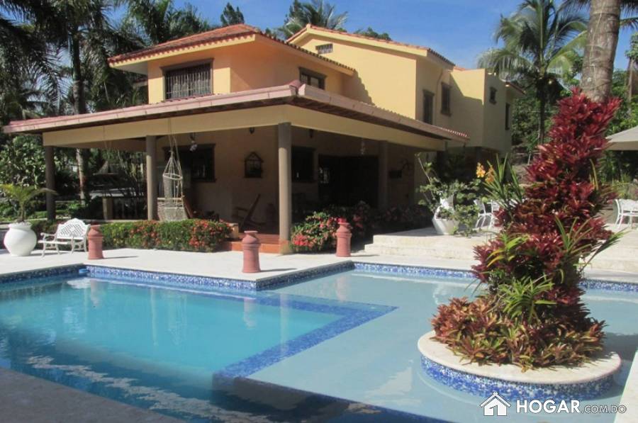 Villa en Rancho Los Mogotes